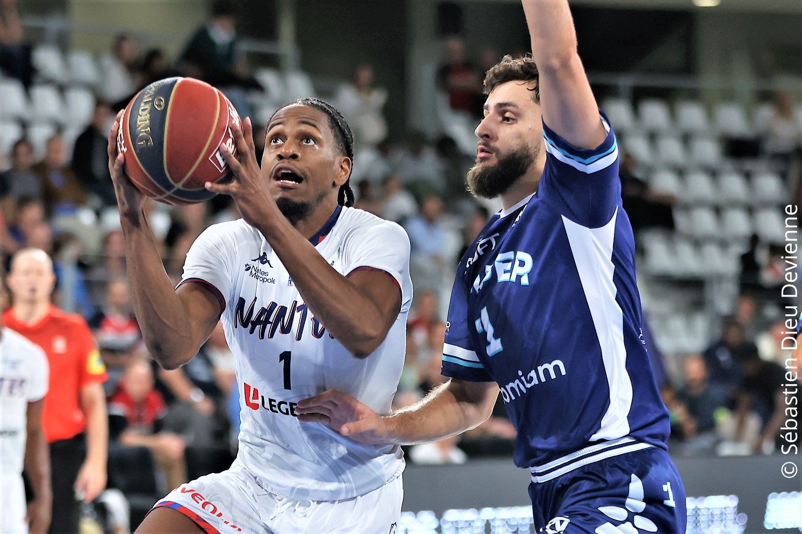 Première victoire en Leaders Cup pour le NBH (82/73) | Nantes Basket ...
